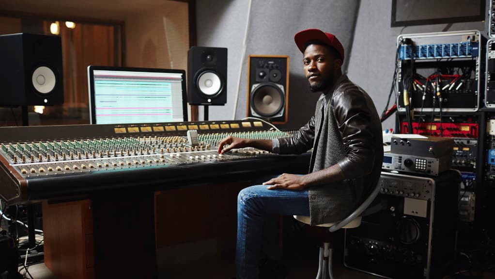 Apple Music Playlist Pitching: Best Practices for Artists