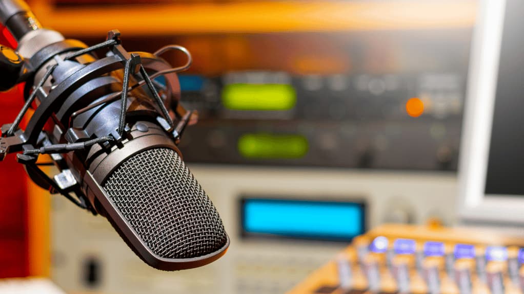 How to Submit Your Music to Radio Stations (Beginner’s Guide to Getting ...